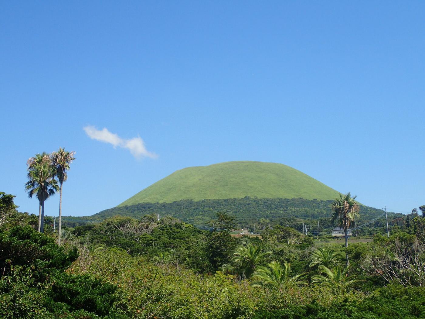 Mt. Onidake: The symbol of Fukue Island | Stories | Visit GOTO City ...